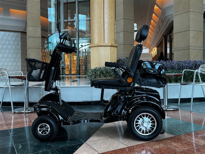 Electric Scooter Four Wheels Open Box Gladiator